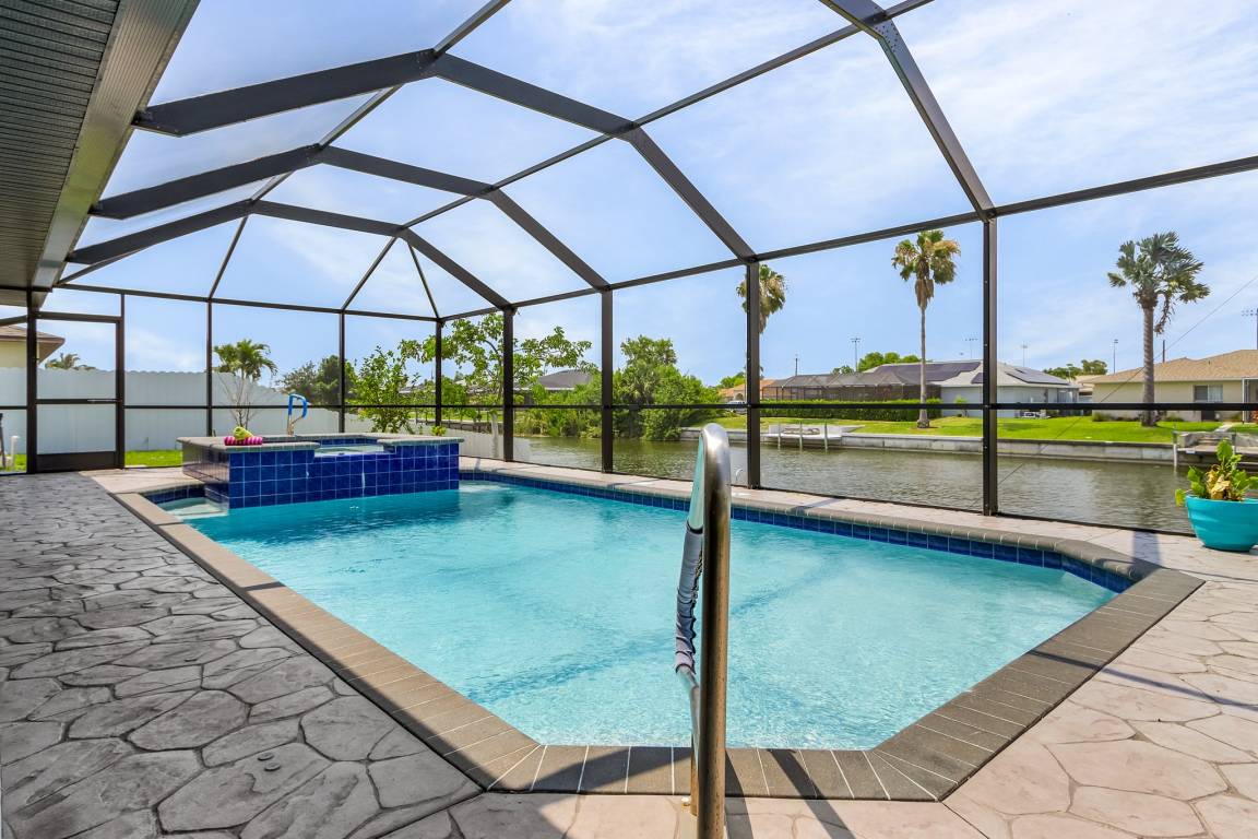 161 M² House ∙ 3 Bedrooms ∙ 6 Guests - Cape Coral, FL