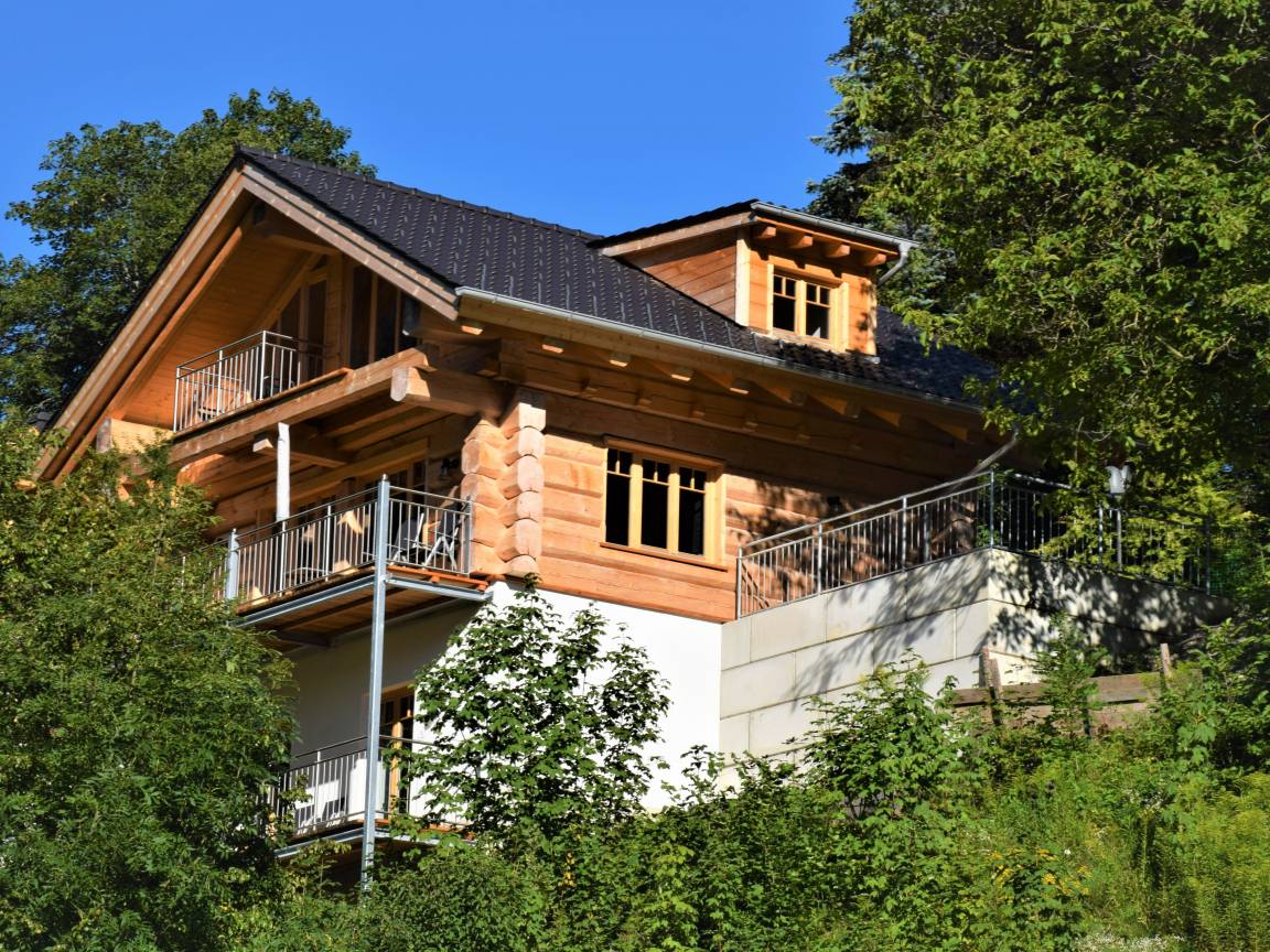 100 M² Ferienhaus ∙ 2 Schlafzimmer ∙ 4 Gäste - Oberammergau