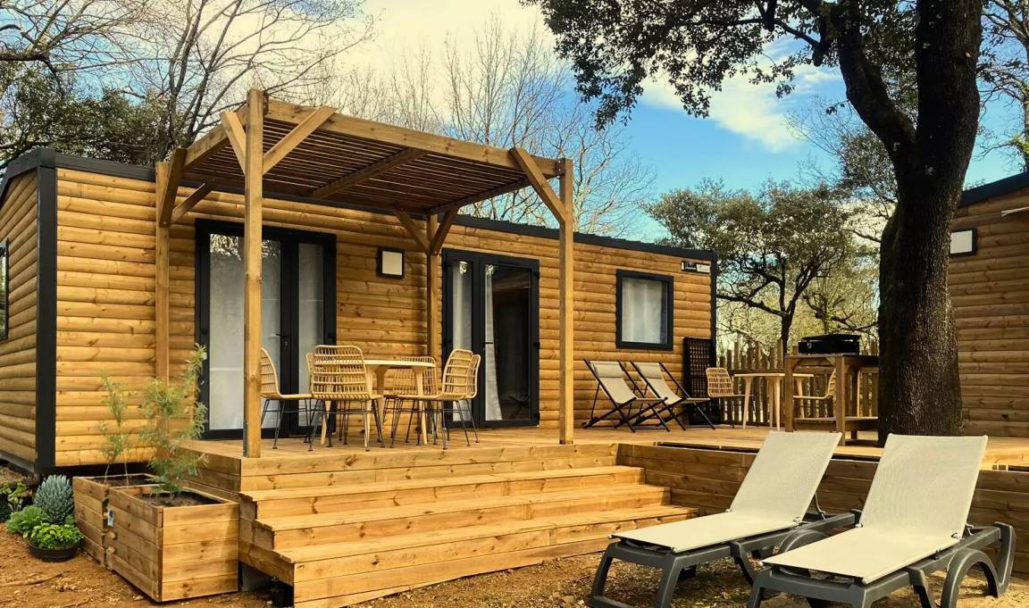 52 M² Mobil-home ∙ 4 Chambres ∙ 8 Personnes - Alès