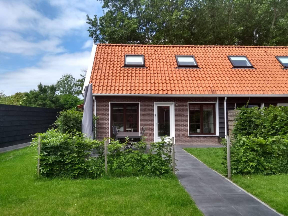 60 M² Ferienhaus ∙ 2 Schlafzimmer ∙ 4 Gäste - De Banjaard