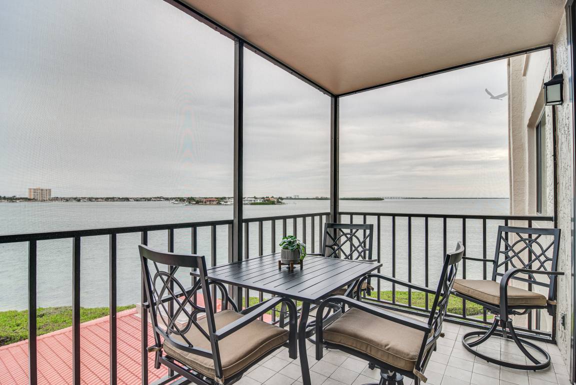 74 M² Apartment ∙ 1 Bedroom ∙ 6 Guests - St. Petersburg, FL
