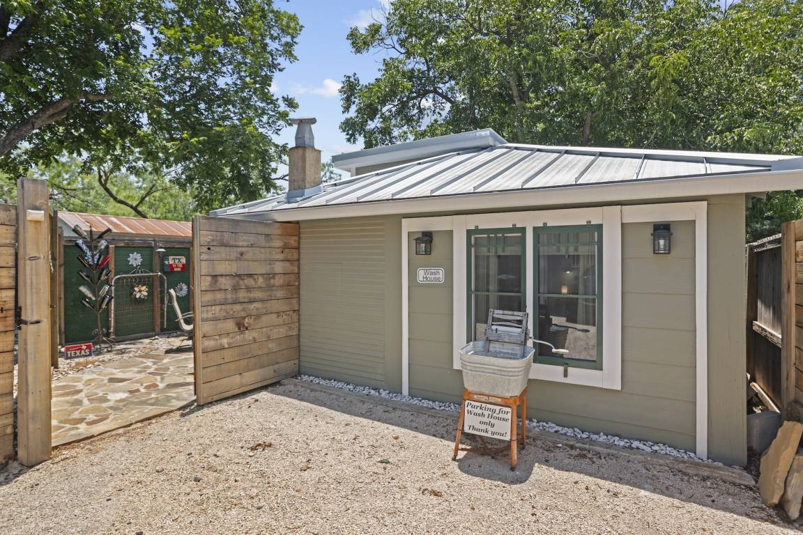 Cottage ∙ 1 Bedroom ∙ 2 Guests - Fredericksburg, TX