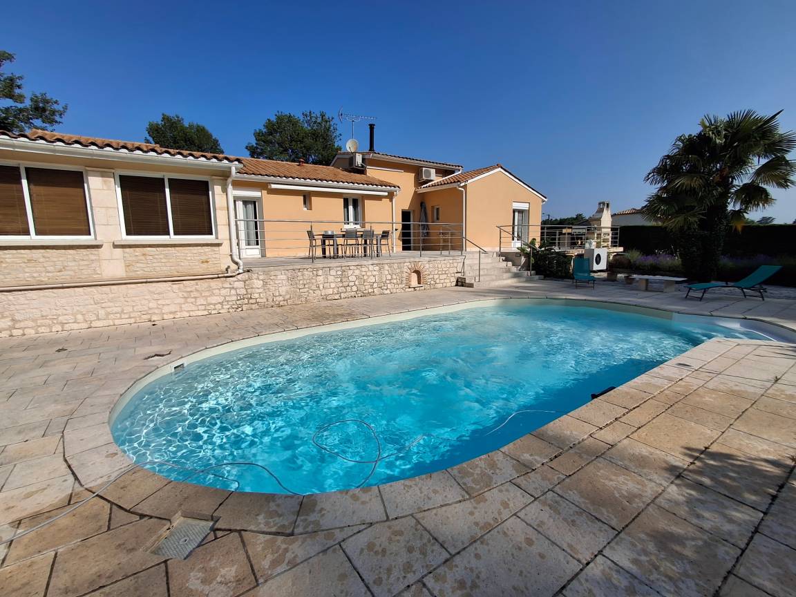 200 M² Maison De Vacances ∙ 3 Chambres ∙ 8 Personnes - Trélissac