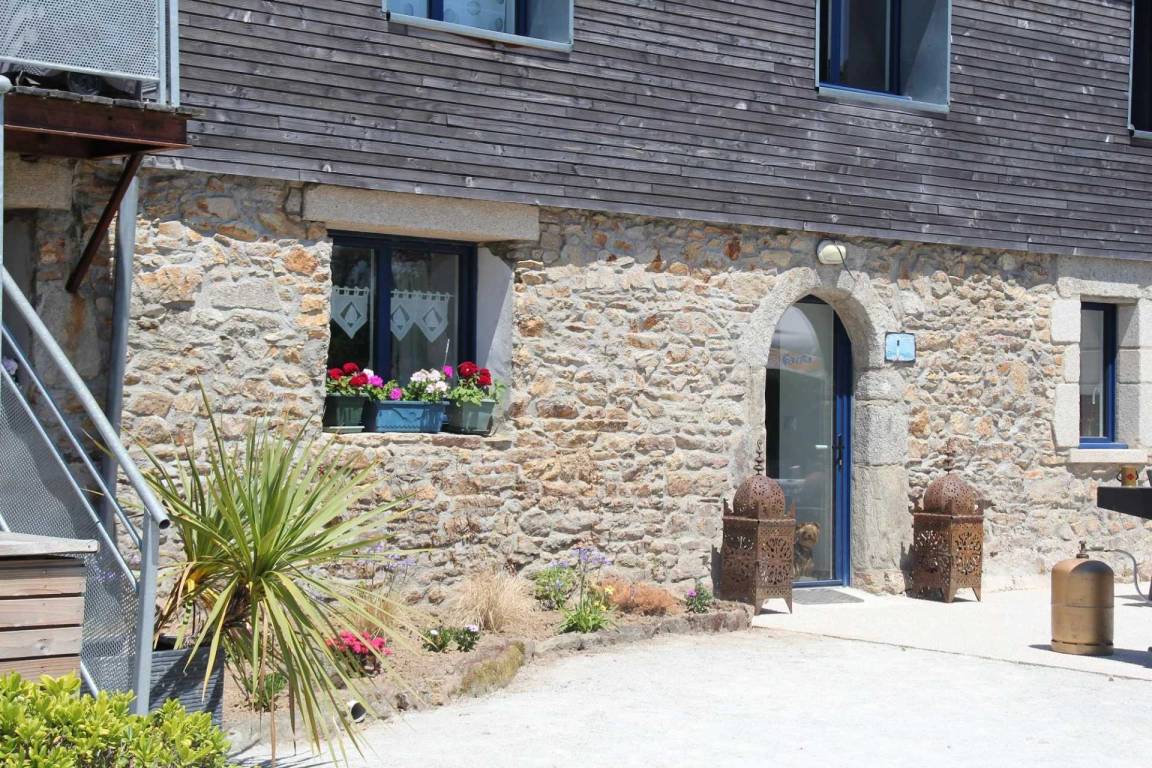 40 M² Camping ∙ 8 Personnes - Billiers