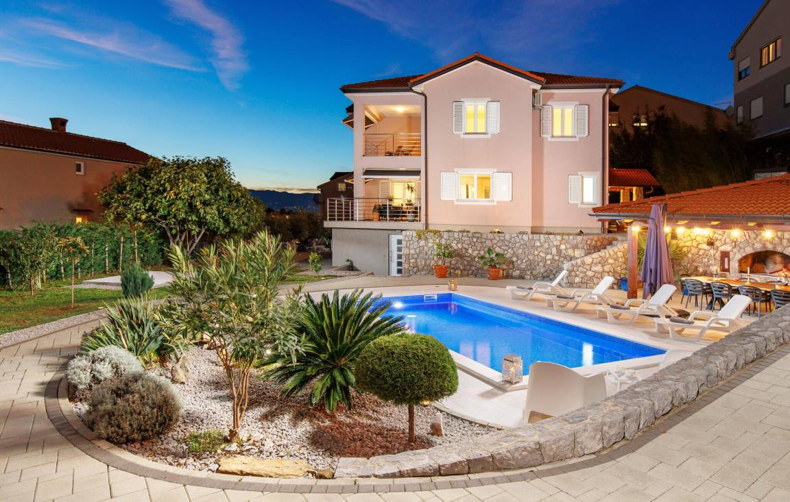 149 M² Apartamento ∙ 3 Habitaciones ∙ 8 Huéspedes - Rijeka