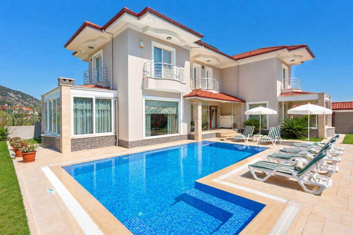 240 M² Villa ∙ 5 Bedrooms ∙ 10 Guests - Dalyan