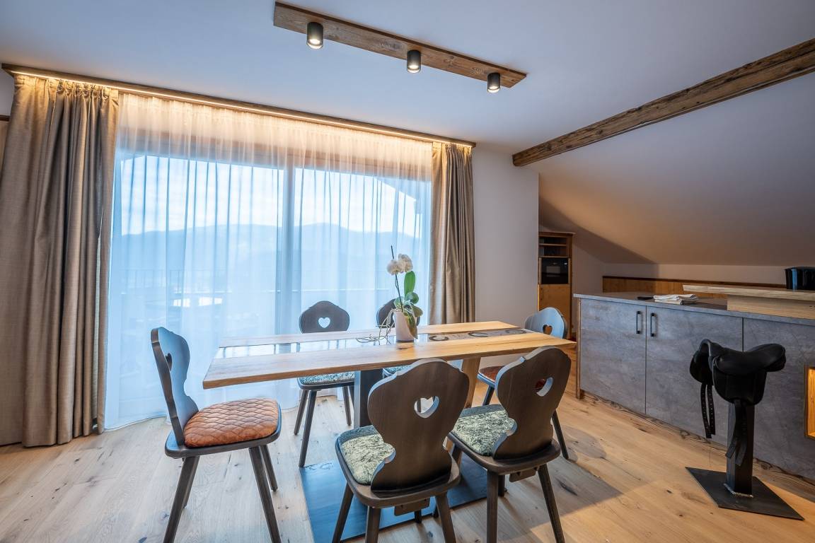 64 M² Ferienwohnung ∙ 2 Schlafzimmer ∙ 6 Gäste - Seiser Alm