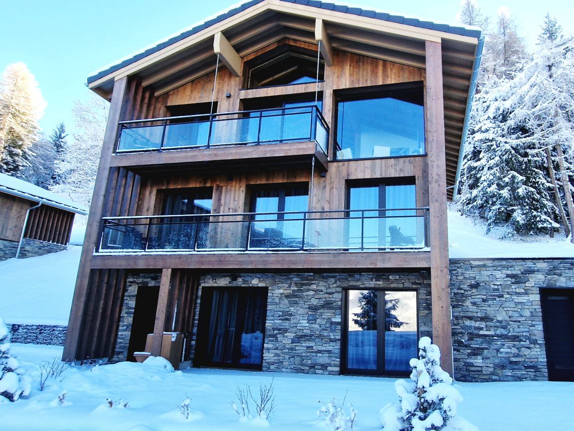 250 M² Chalet ∙ 5 Bedrooms ∙ 10 Guests - Belle Plagne