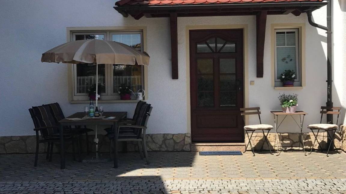 60 M² Ferienwohnung ∙ 3 Gäste - Eisenberg