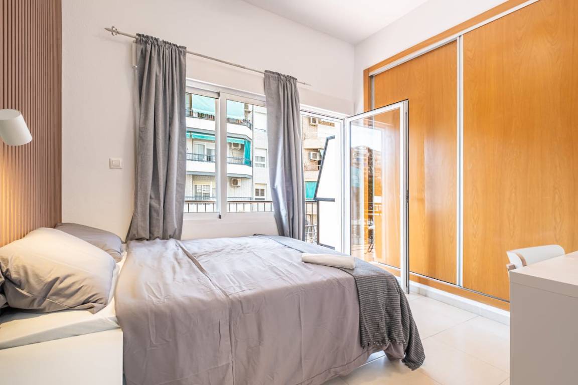 80 M² Lägenhet ∙ 3 Sovrum ∙ 3 Gäster - Alicante