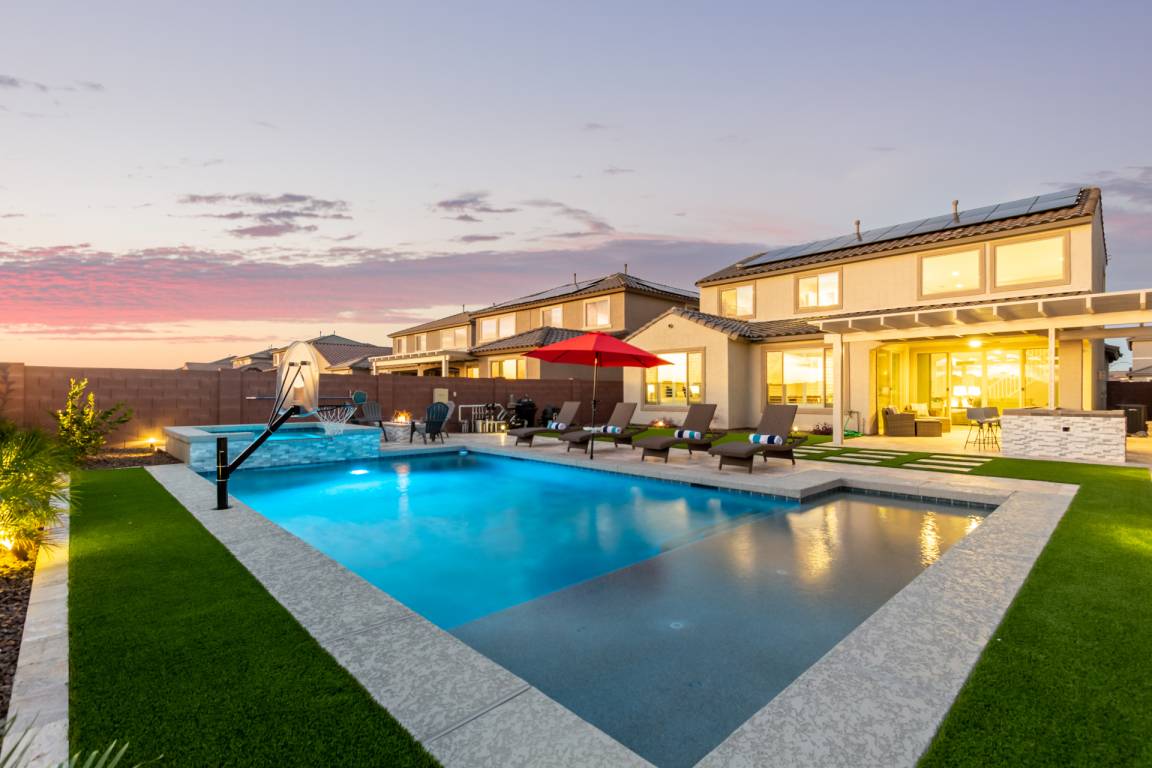 262 M² House ∙ 5 Bedrooms ∙ 12 Guests - Surprise, AZ