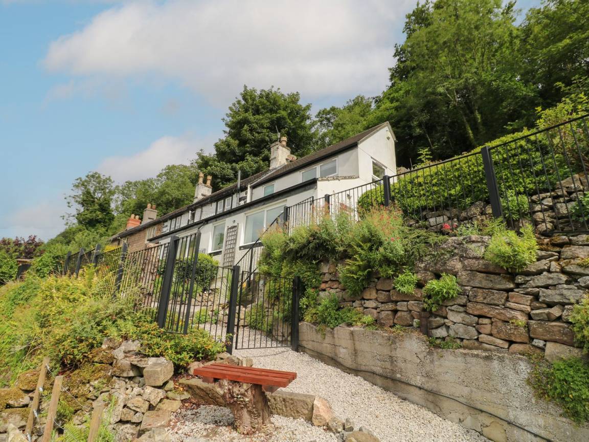 Cottage ∙ 4 Bedrooms ∙ 8 Guests - Belper