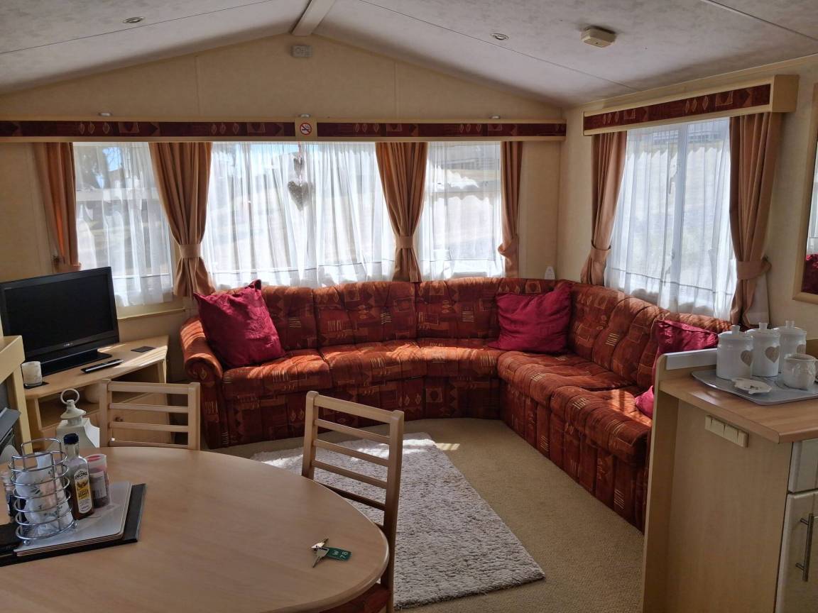 Caravan ∙ 3 Bedrooms ∙ 5 Guests - Sandown
