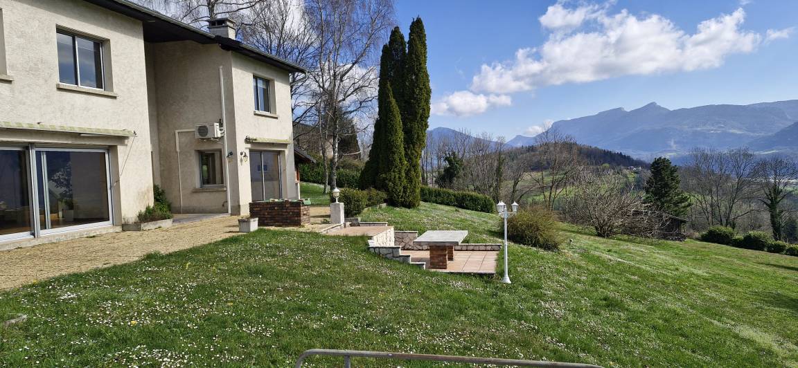 175 M² Maison De Vacances ∙ 4 Chambres ∙ 8 Personnes - Voiron