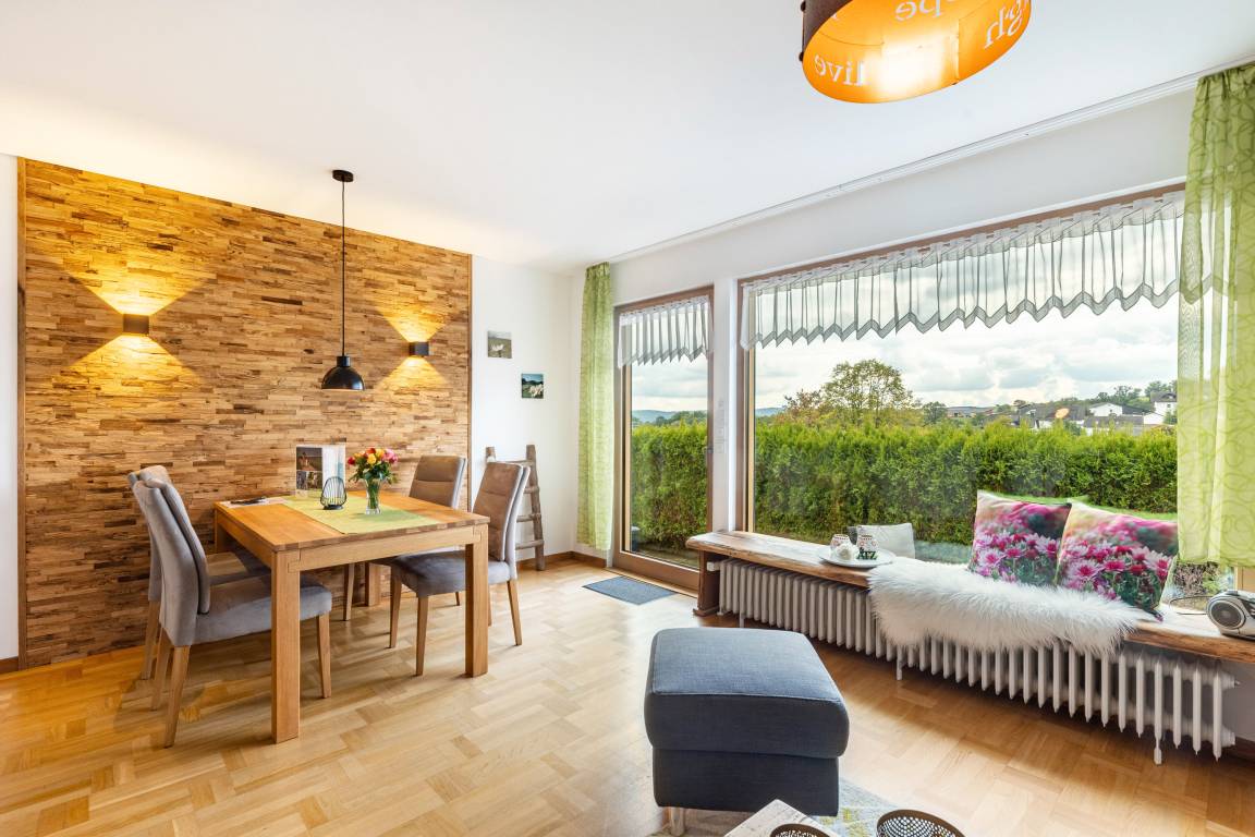 90 M² Ferienhaus ∙ 2 Schlafzimmer ∙ 4 Gäste - Medebach