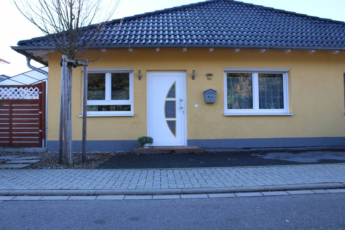 50 M² Ferienwohnung ∙ 1 Schlafzimmer ∙ 2 Gäste - Neuenburg am Rhein