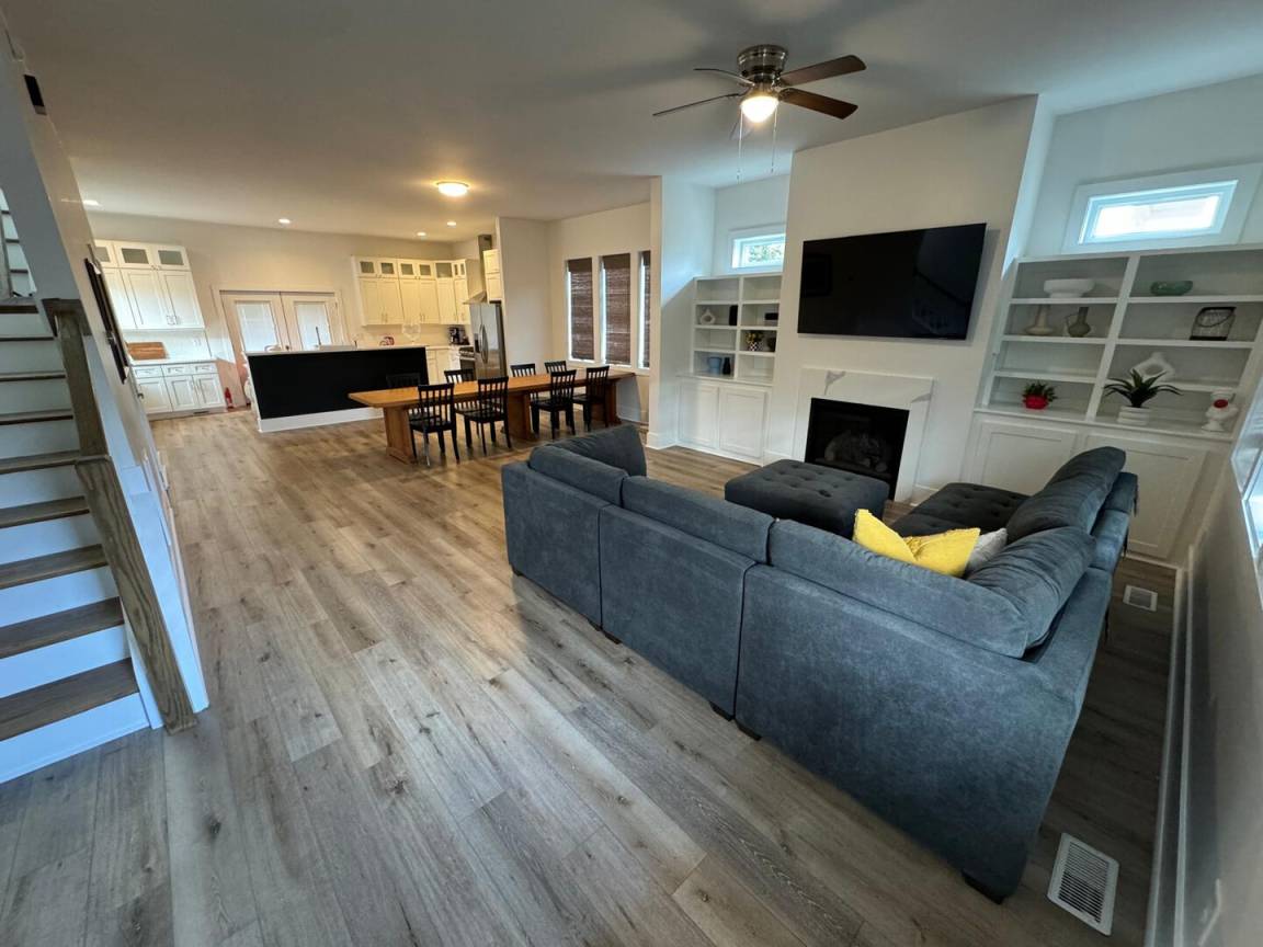 186 M² House ∙ 3 Bedrooms ∙ 8 Guests - Raleigh, NC