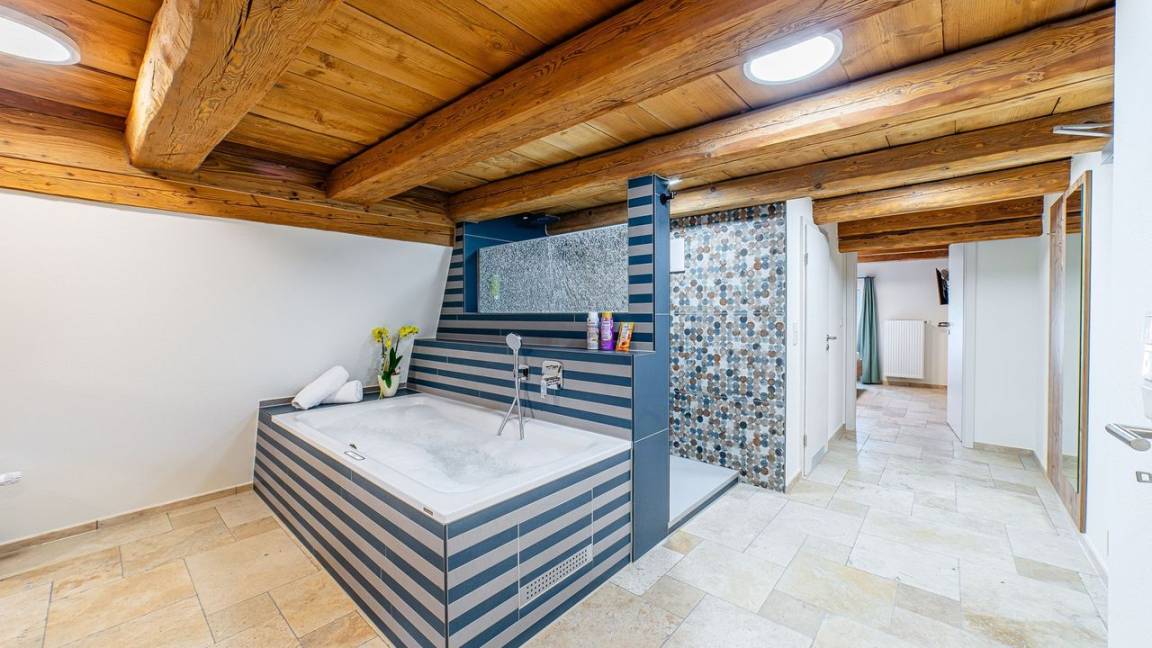 54 M² Ferienwohnung ∙ 1 Schlafzimmer ∙ 4 Gäste - Pleinfeld