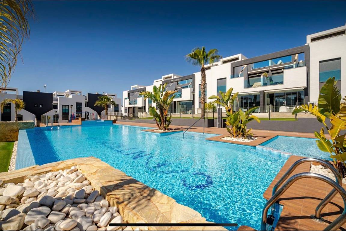 74 M² Ferienhaus ∙ 2 Schlafzimmer ∙ 4 Gäste - La Zenia