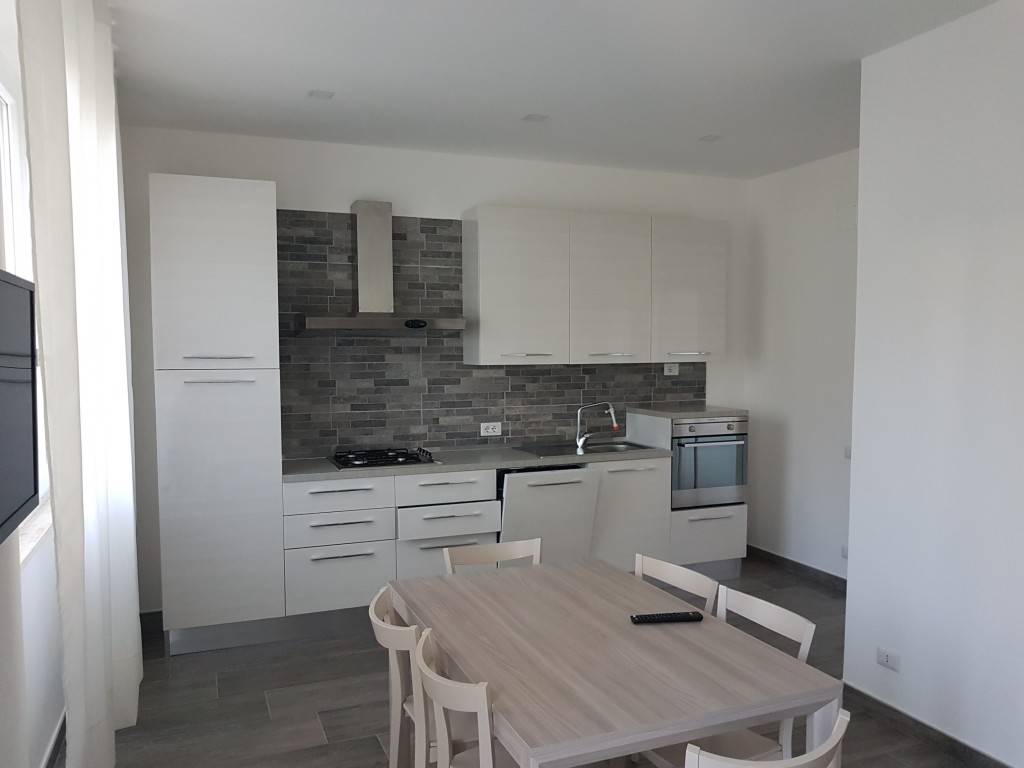 65 M² Apartamento ∙ 2 Habitaciones ∙ 5 Huéspedes - San Benedetto del Tronto