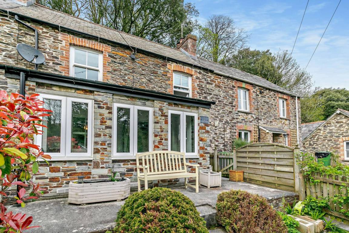 Cottage ∙ 2 Bedrooms ∙ 4 Guests - Edmonton, UK