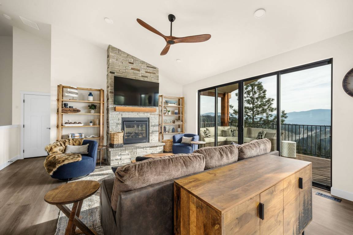 270 M² House ∙ 5 Bedrooms ∙ 12 Guests - Coeur d'Alene, ID