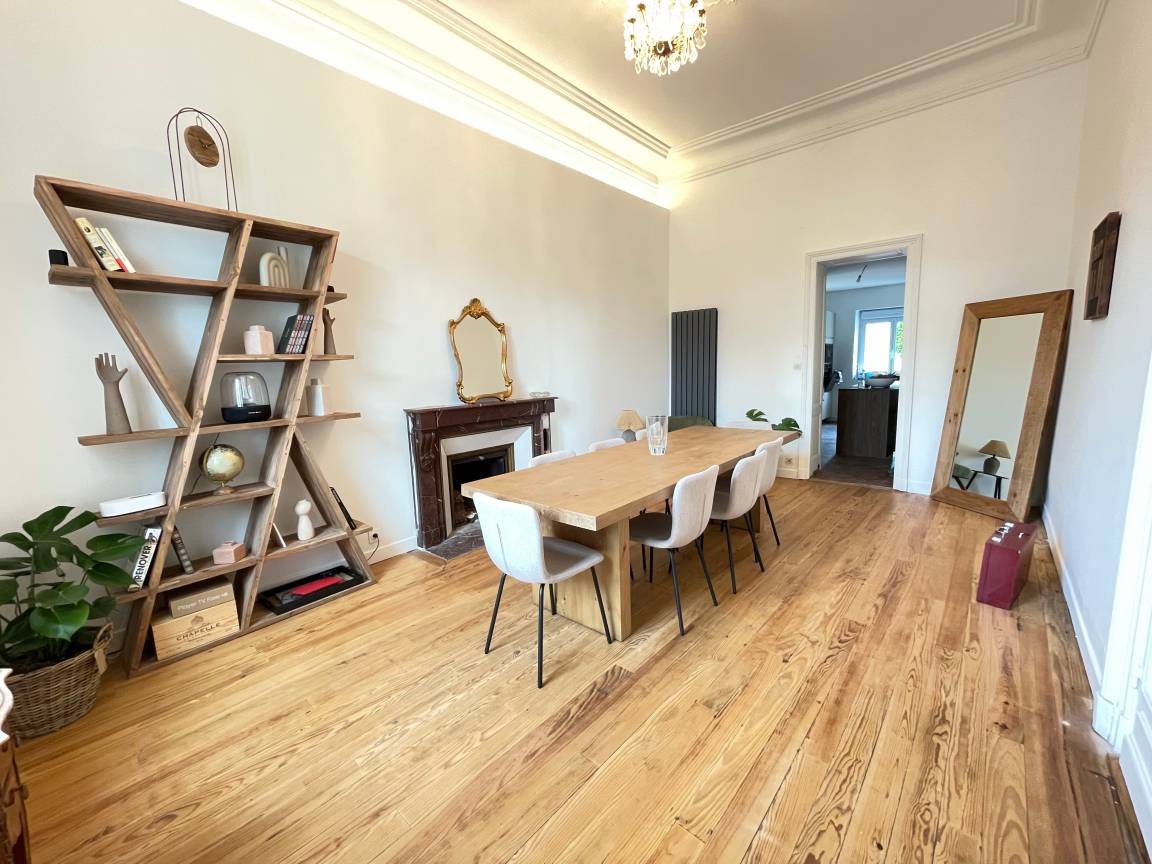 250 M² Talo ∙ 5 Makuuhuonetta ∙ 10 Vierasta - Gironde
