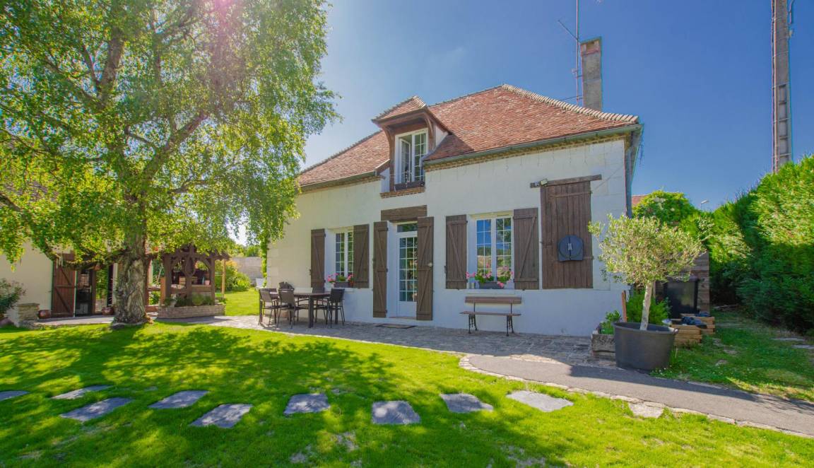 117 M² Gîte ∙ 2 Chambres ∙ 6 Personnes - Aube