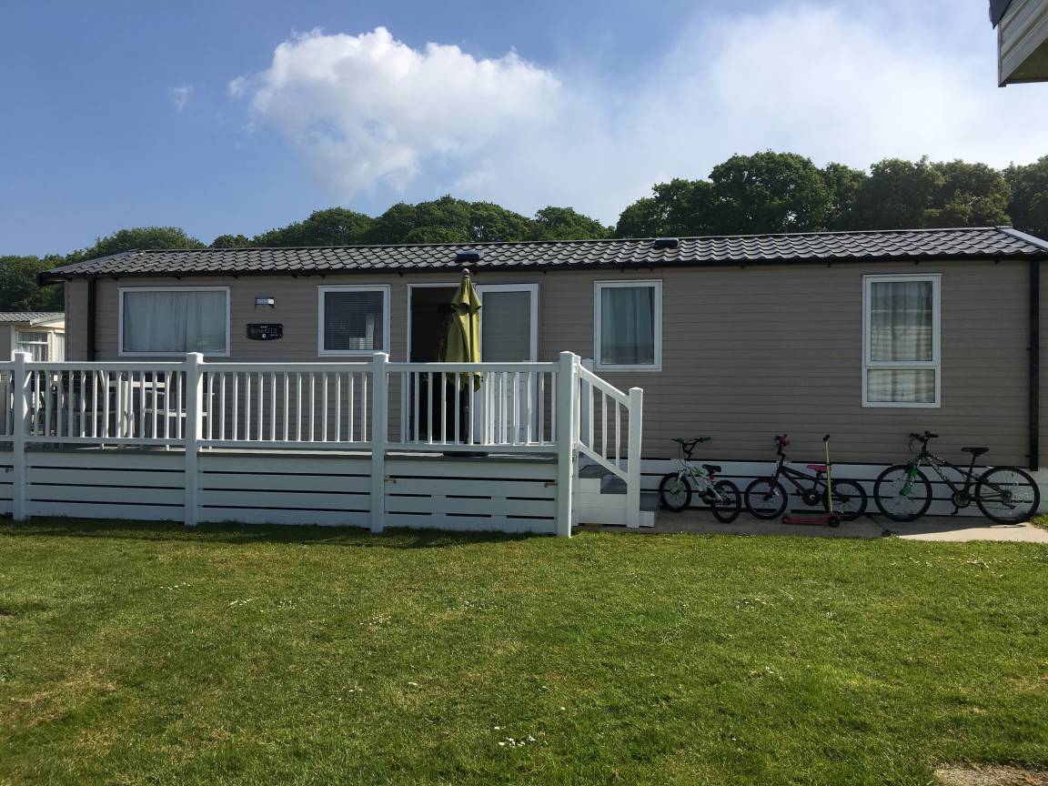 75 M² Herberg ∙ 3 Slaapkamers ∙ 8 Gasten - Bournemouth