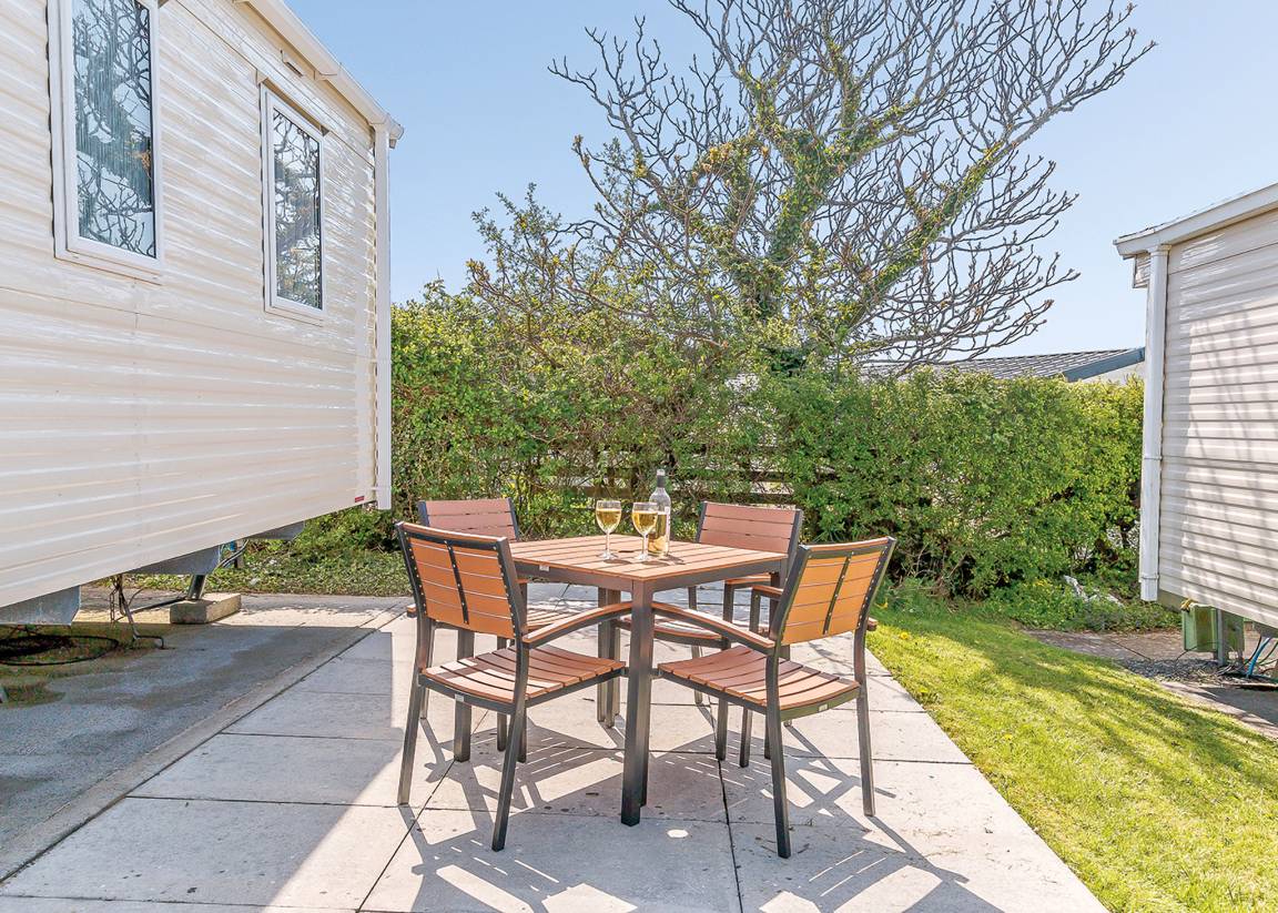 Caravan ∙ 2 Bedrooms ∙ 4 Guests - Pembrokeshire