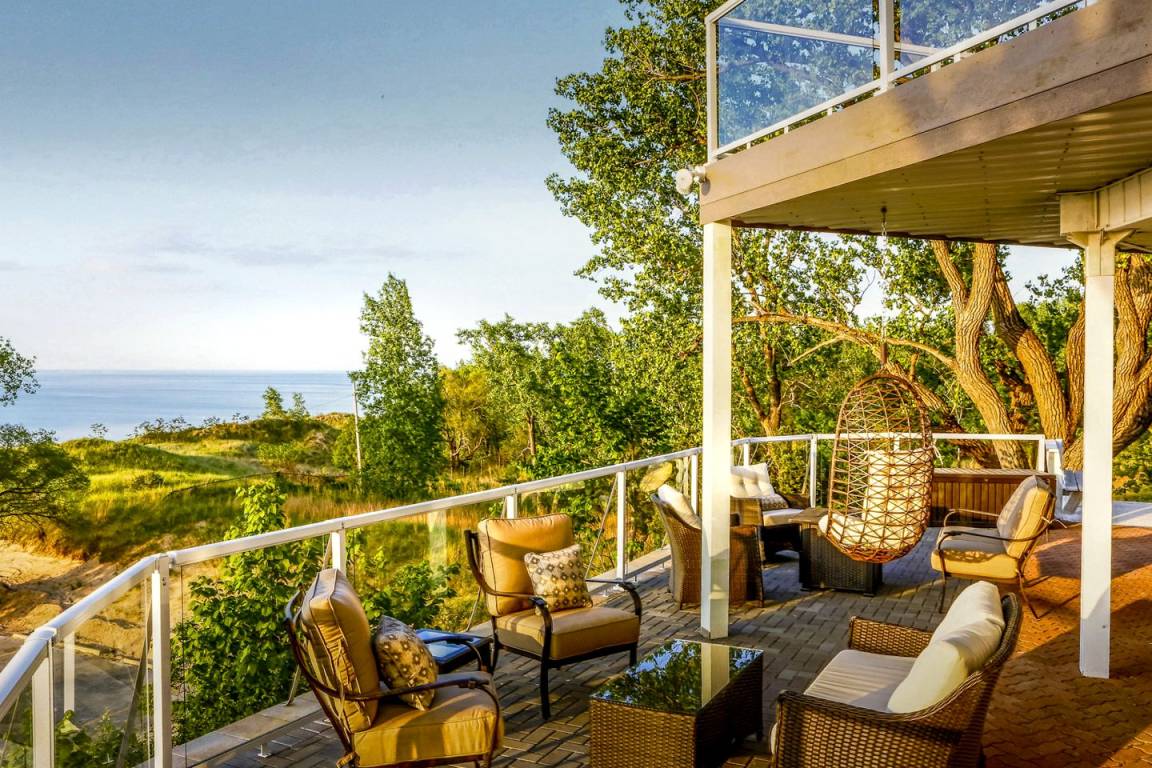 Villa ∙ 10 Bedrooms ∙ 40 Guests - Gary, IN