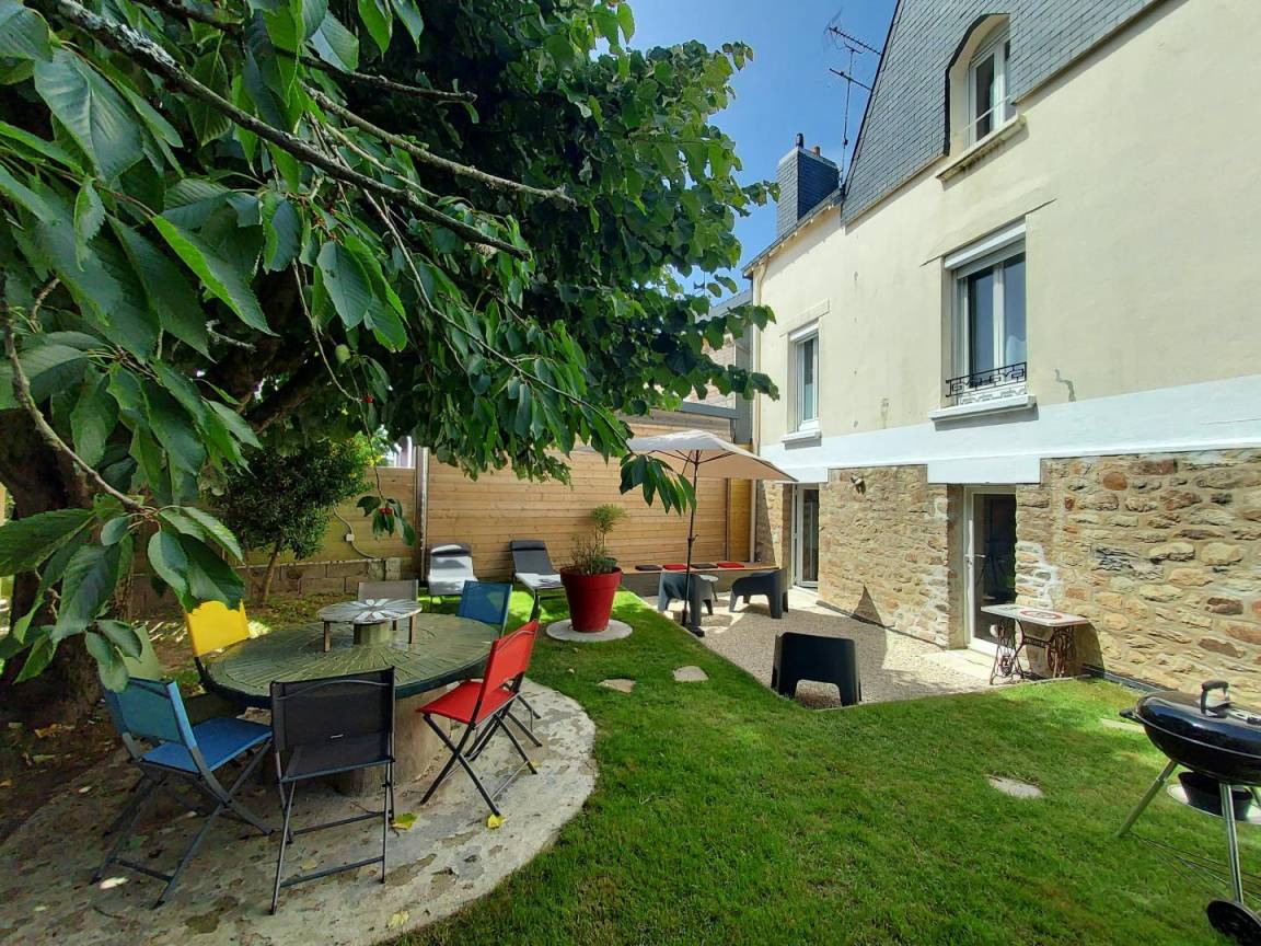 86 M² Gîte ∙ 2 Chambres ∙ 4 Personnes - Auray