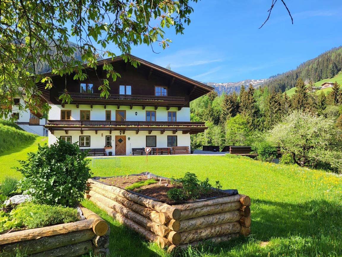 90 M² Ferienwohnung ∙ 2 Schlafzimmer ∙ 5 Gäste - Leogang