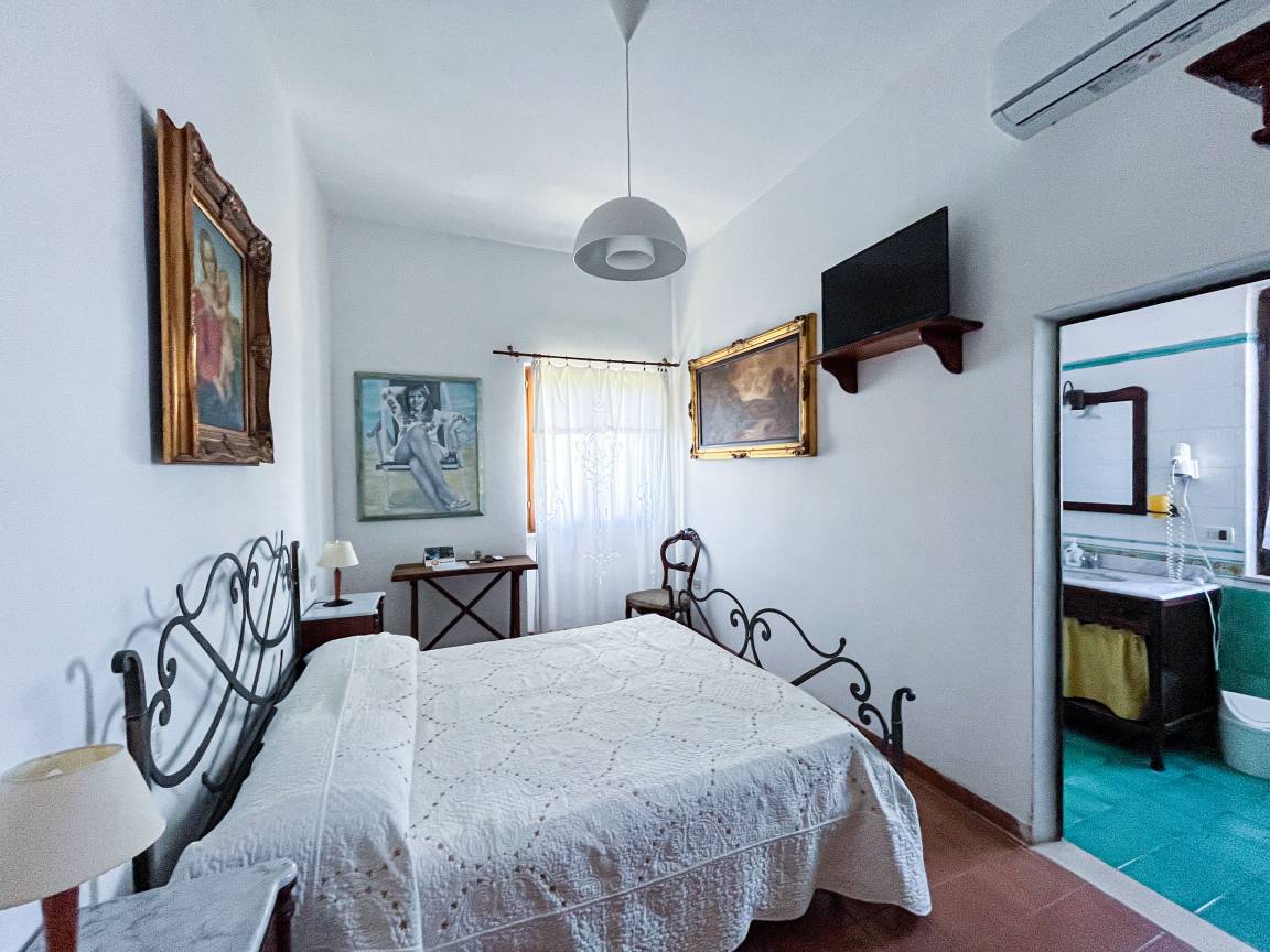 22 M² Private Room ∙ 1 Bedroom ∙ 2 Guests - Corvara, PE, Italy