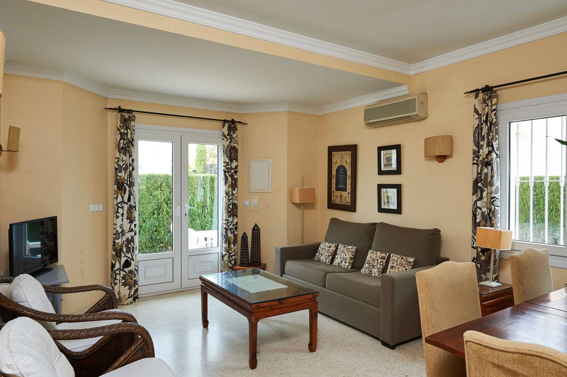 75 M² Bungalow ∙ 2 Habitaciones ∙ 5 Huéspedes - Oliva