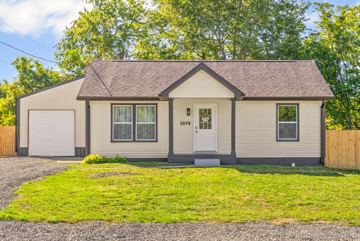 87 M² House ∙ 2 Bedrooms ∙ 6 Guests - Clarksville, TN