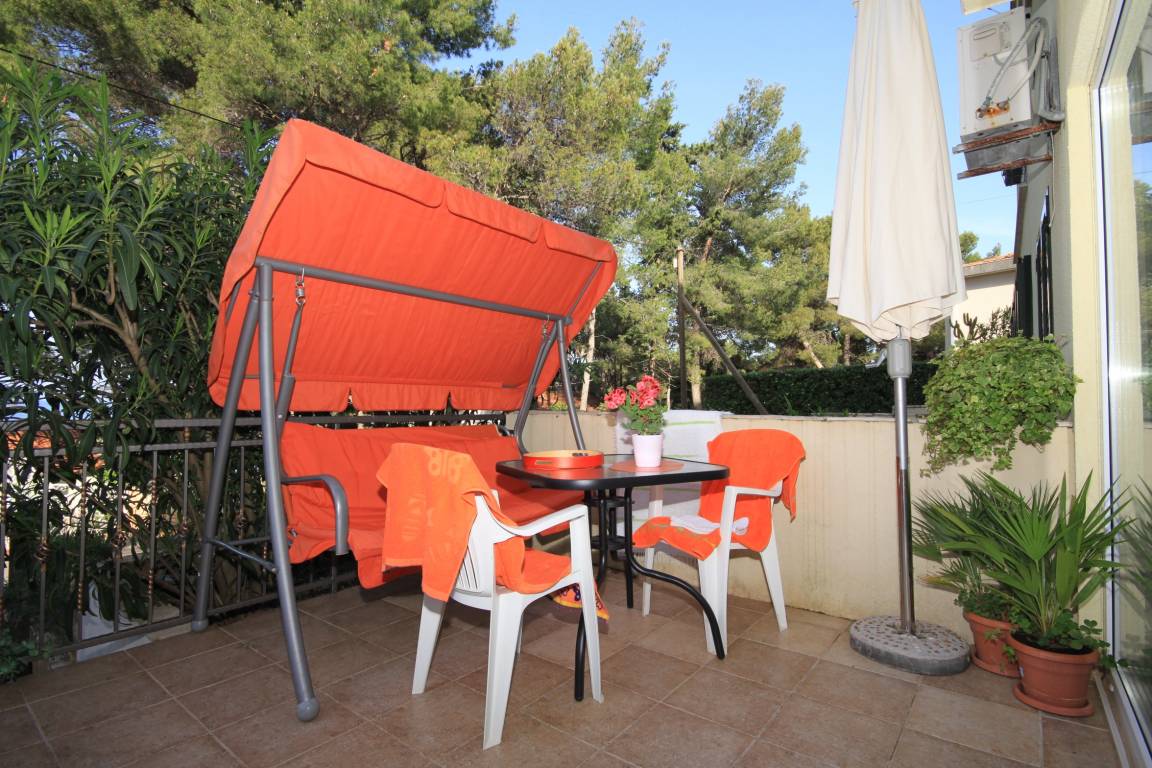 41 M² Ferienwohnung ∙ 1 Schlafzimmer ∙ 2 Gäste - Jelsa