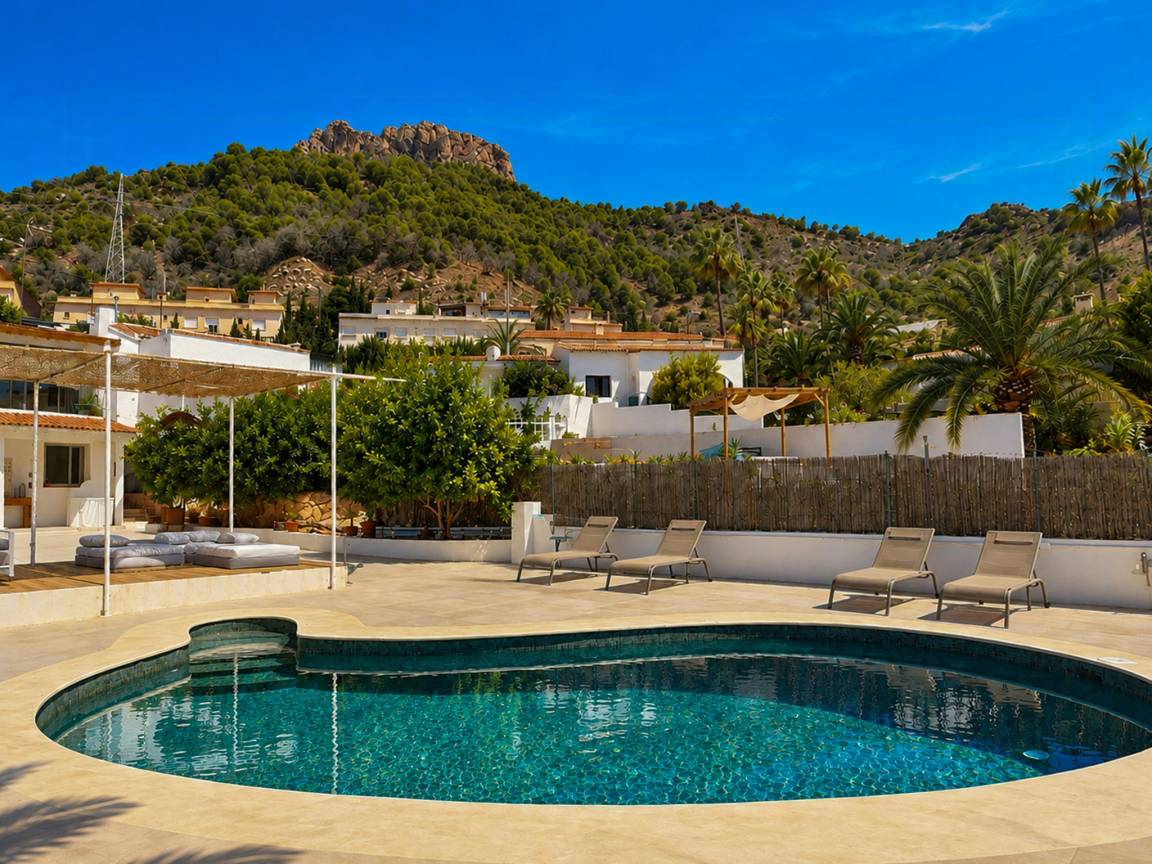 155 M² Talo ∙ 3 Makuuhuonetta ∙ 9 Vierasta - Altea