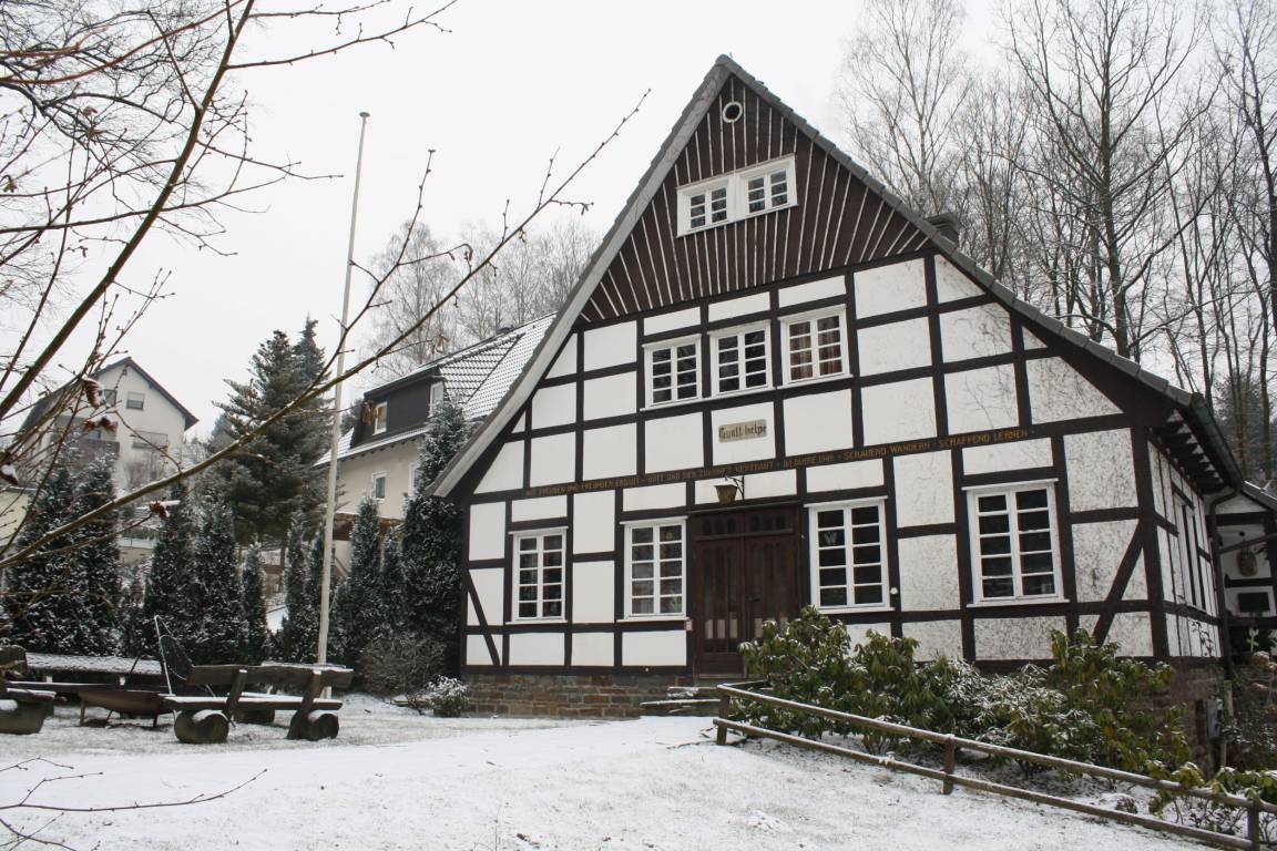 240 M² Casa ∙ 4 Camere Da Letto ∙ 18 Ospiti - Attendorn