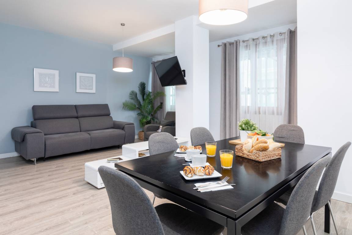 90 M² Apartamento ∙ 2 Habitaciones ∙ 6 Huéspedes - Torrent