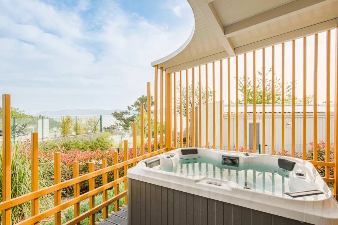 30 M² Caravan ∙ 2 Bedrooms ∙ 5 Guests - Novi Vinodolski