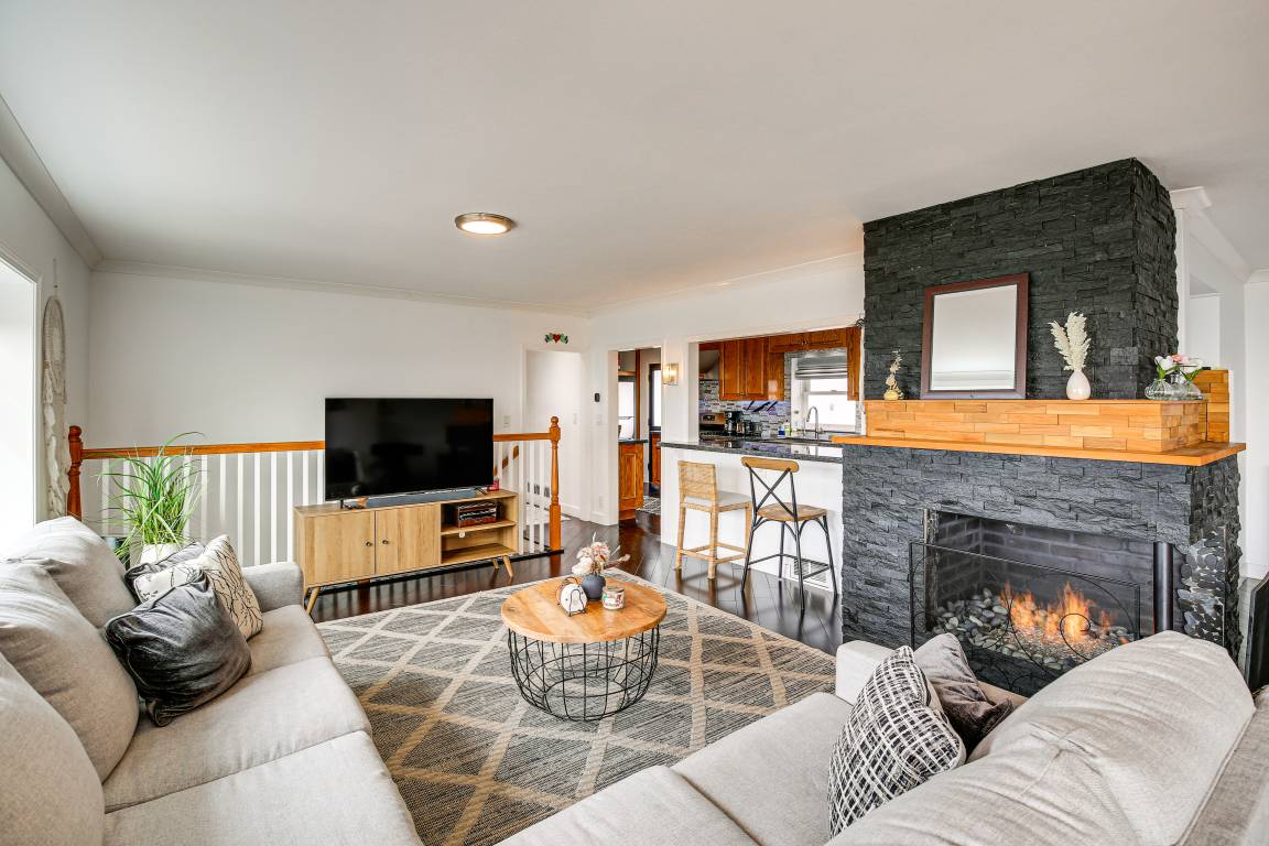 163 M² 一軒家 ∙ 寝室: 3 ∙ ゲスト8 人 - エルモンテ, CA