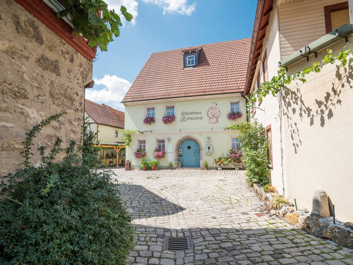 Ferienwohnung ∙ 1 Schlafzimmer ∙ 4 Gäste - Ochsenfurt