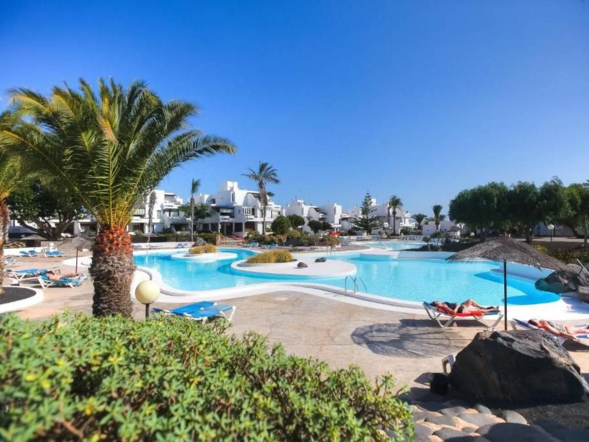 80 M² Apartment ∙ 2 Bedrooms ∙ 4 Guests - Costa Teguise