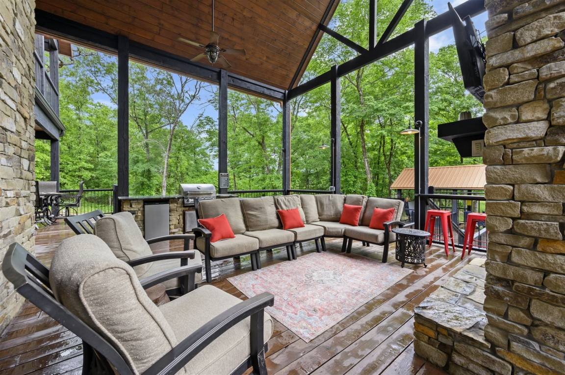 Cabin ∙ 7 Bedrooms ∙ 29 Guests - Broken Bow, OK