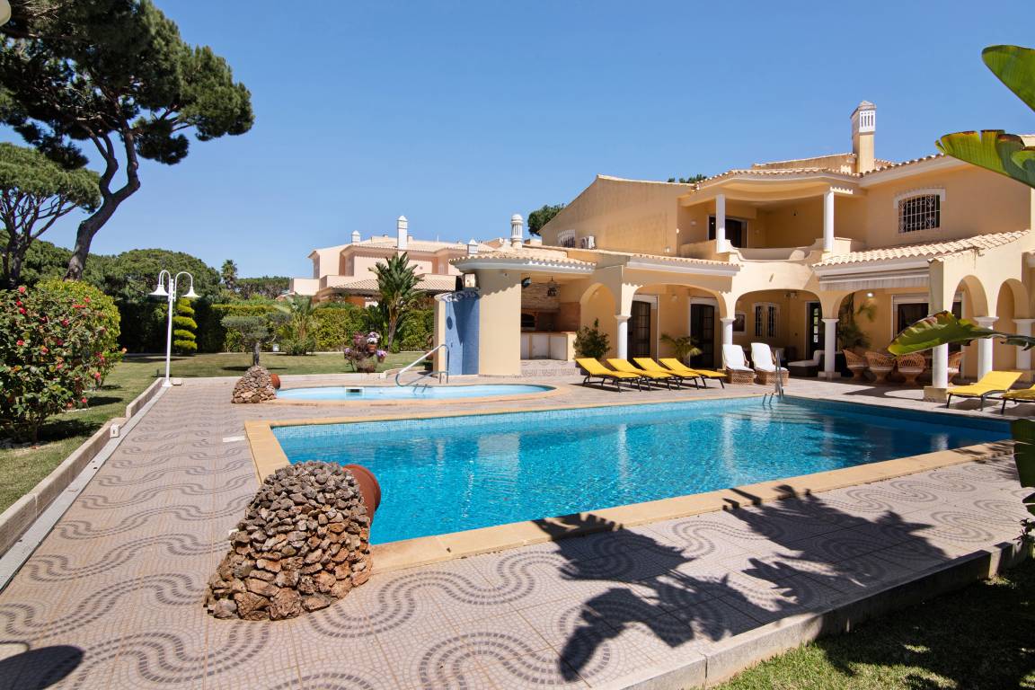 350 M² Villa ∙ 4 Bedrooms ∙ 9 Guests - Vilamoura