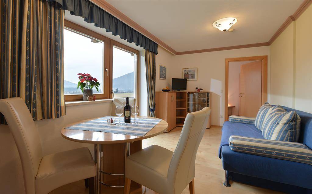 51 M² Appartement ∙ 2 Slaapkamers ∙ 4 Gasten - Kössen