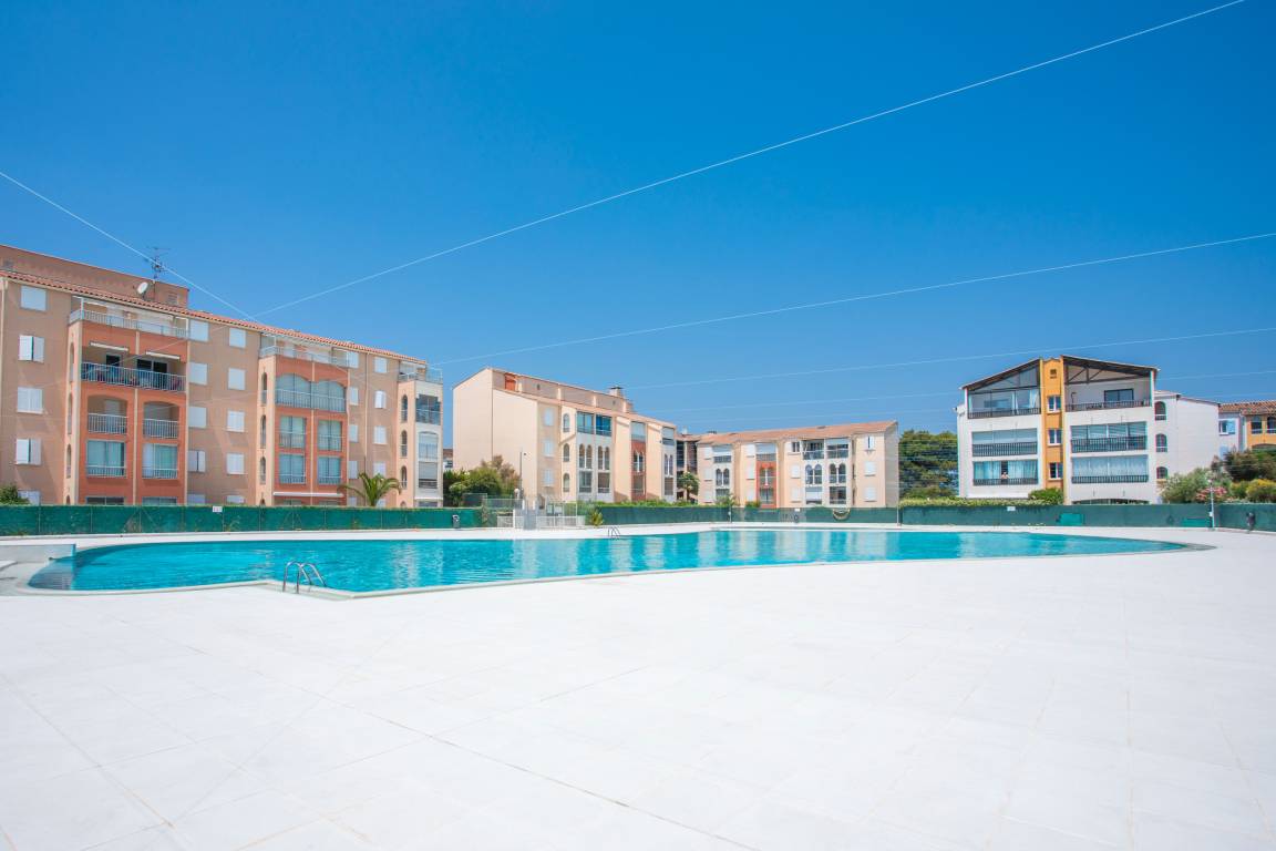 21 M² Appartement ∙ 1 Chambre ∙ 4 Personnes - Fréjus