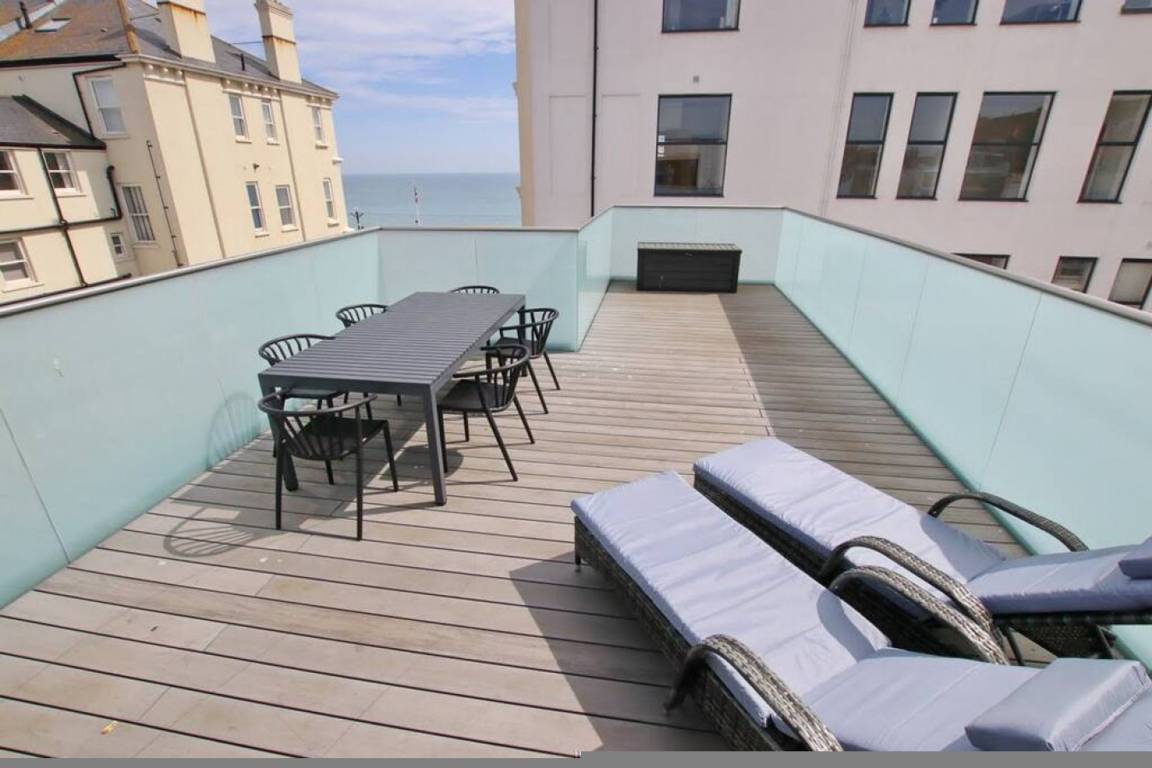 House ∙ 5 Bedrooms ∙ 14 Guests - Brighton and Hove