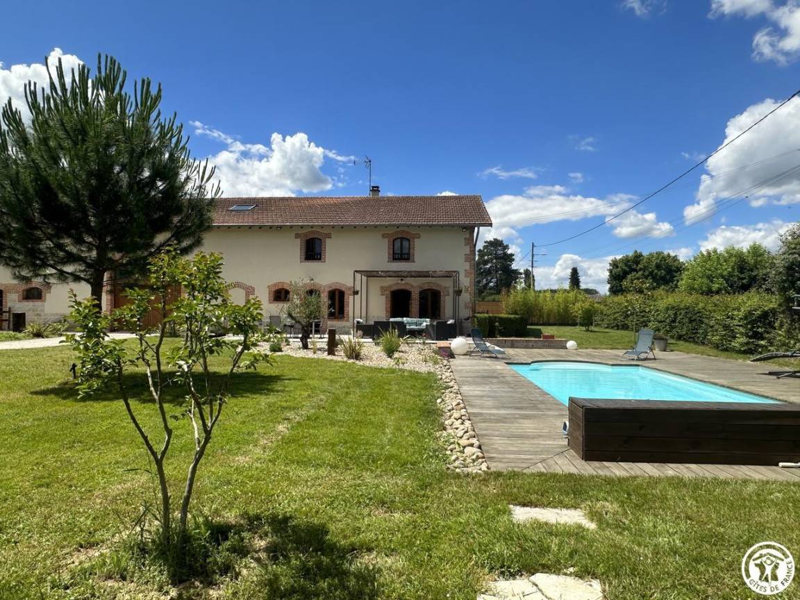 155 M² Gîte ∙ 4 Chambres ∙ 6 Personnes - Ain